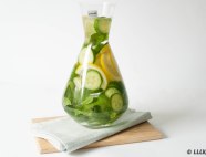 Fruitwater Met Munt Citroen En Komkommer Fruitwater Met Munt Citroen En Komkommer